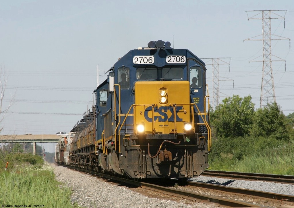 CSX GP38-2 2706